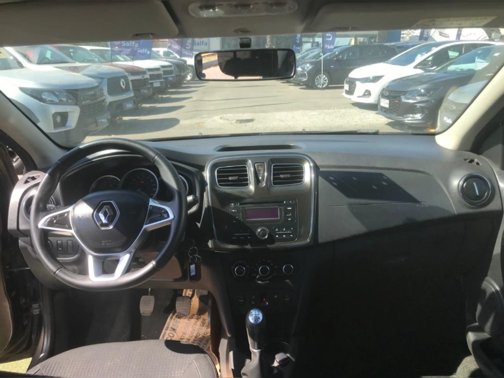 Renault Symbol 1.6 INTENS 4X2 MT 4P año 2018