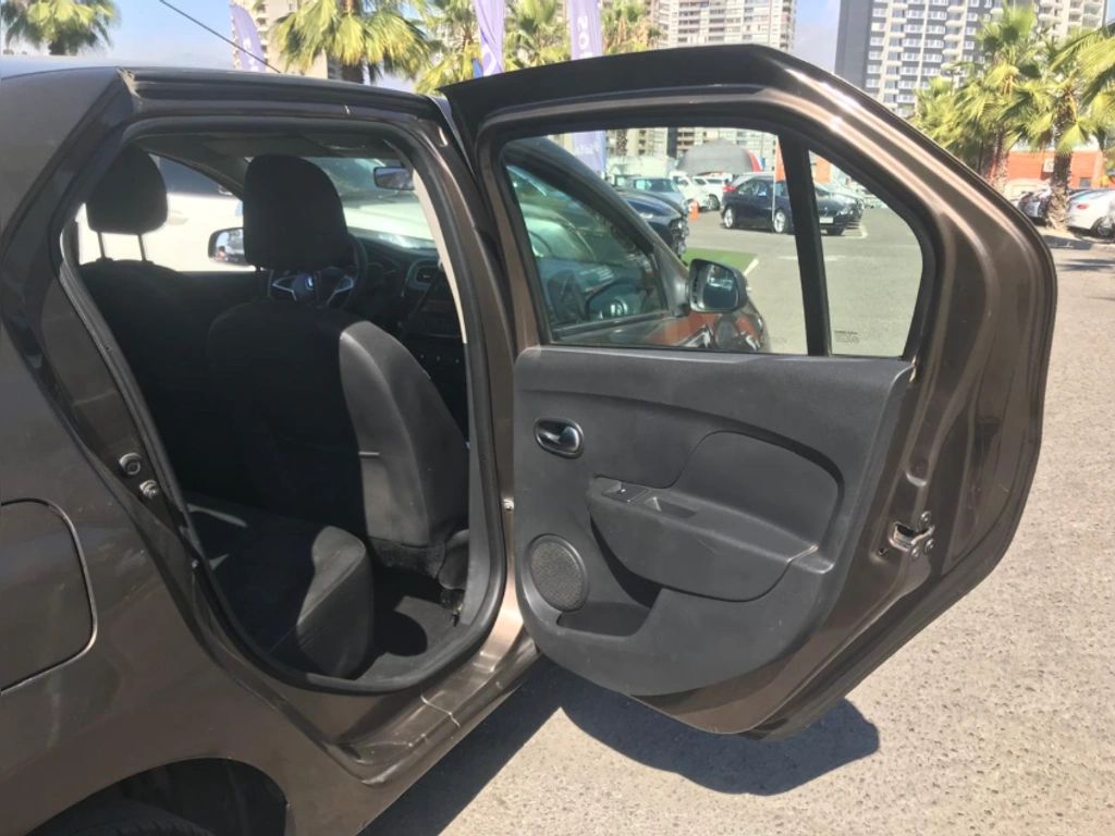 Renault Symbol 1.6 INTENS 4X2 MT 4P año 2018