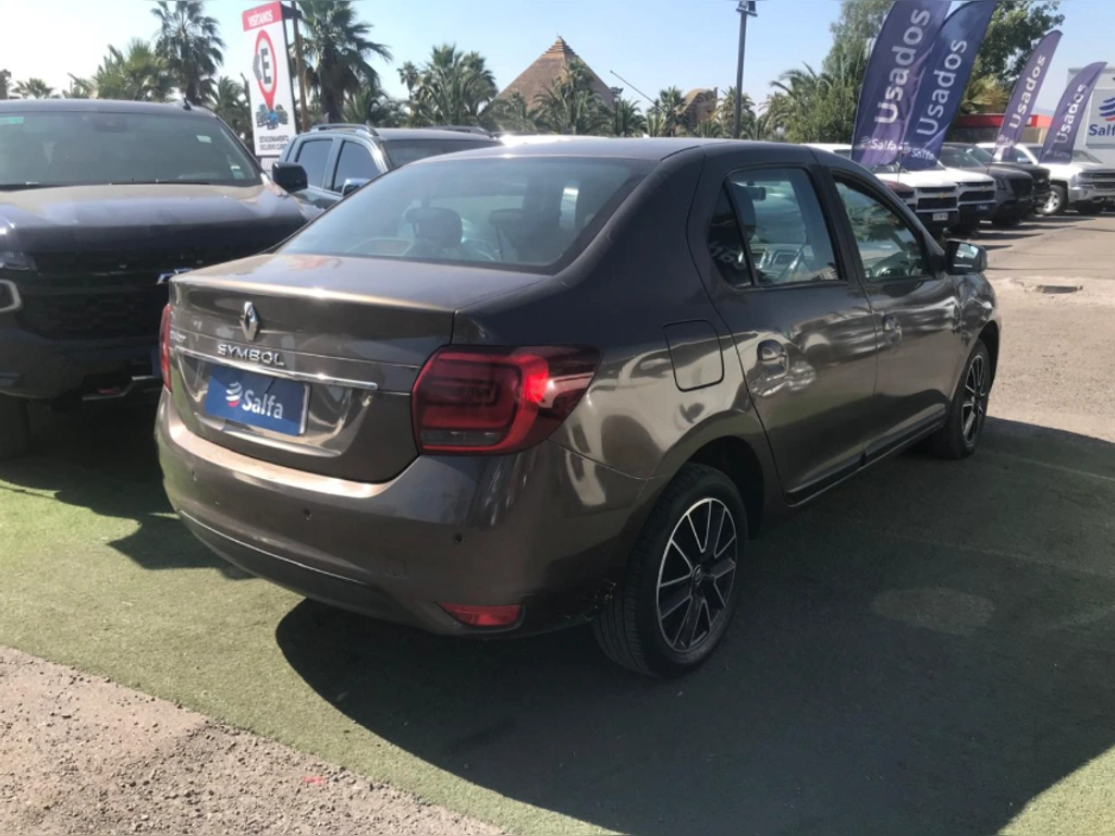 Renault Symbol 1.6 INTENS 4X2 MT 4P año 2018